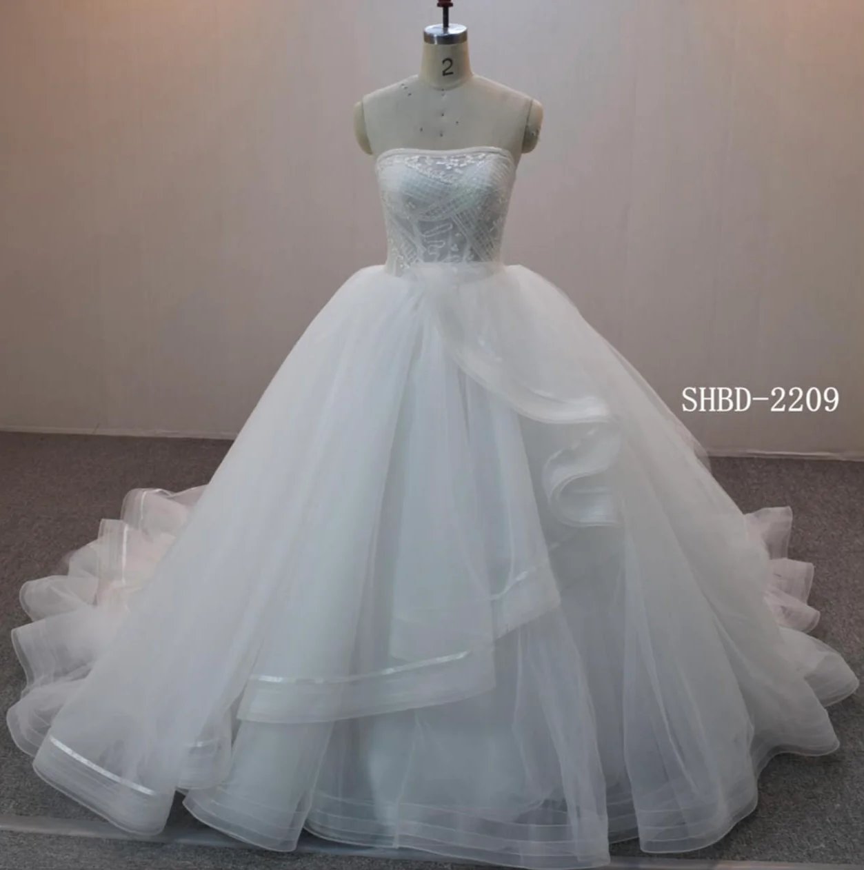 Modern Beautiful Ball Gown with Multilayer Skirt and soft straight swe ...